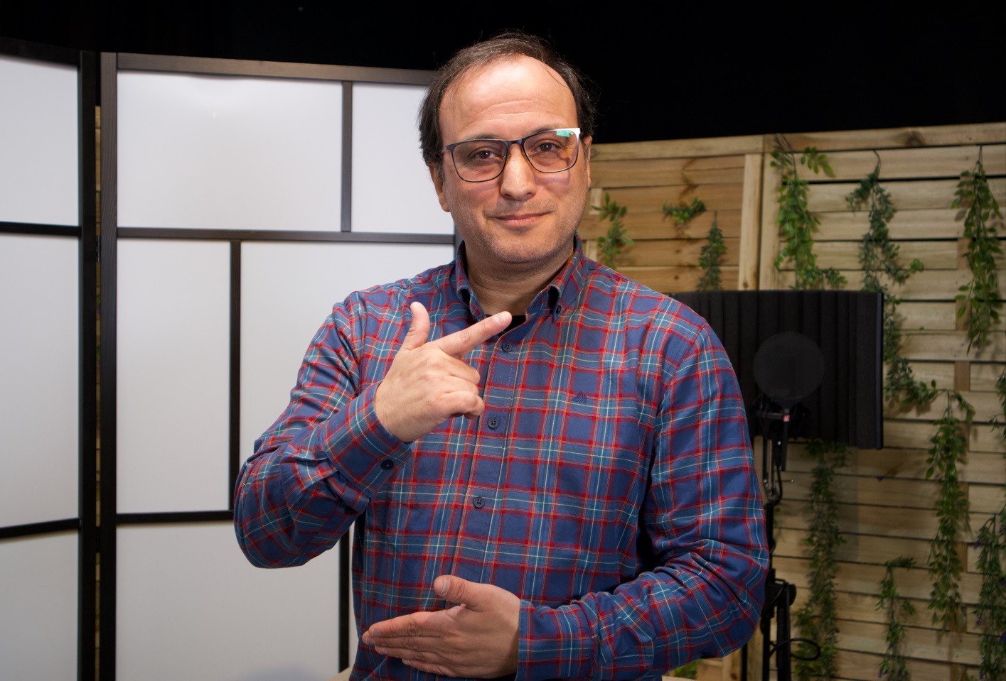 «Ser intérprete de Língua Gestual Portuguesa é ser gesto e voz ...